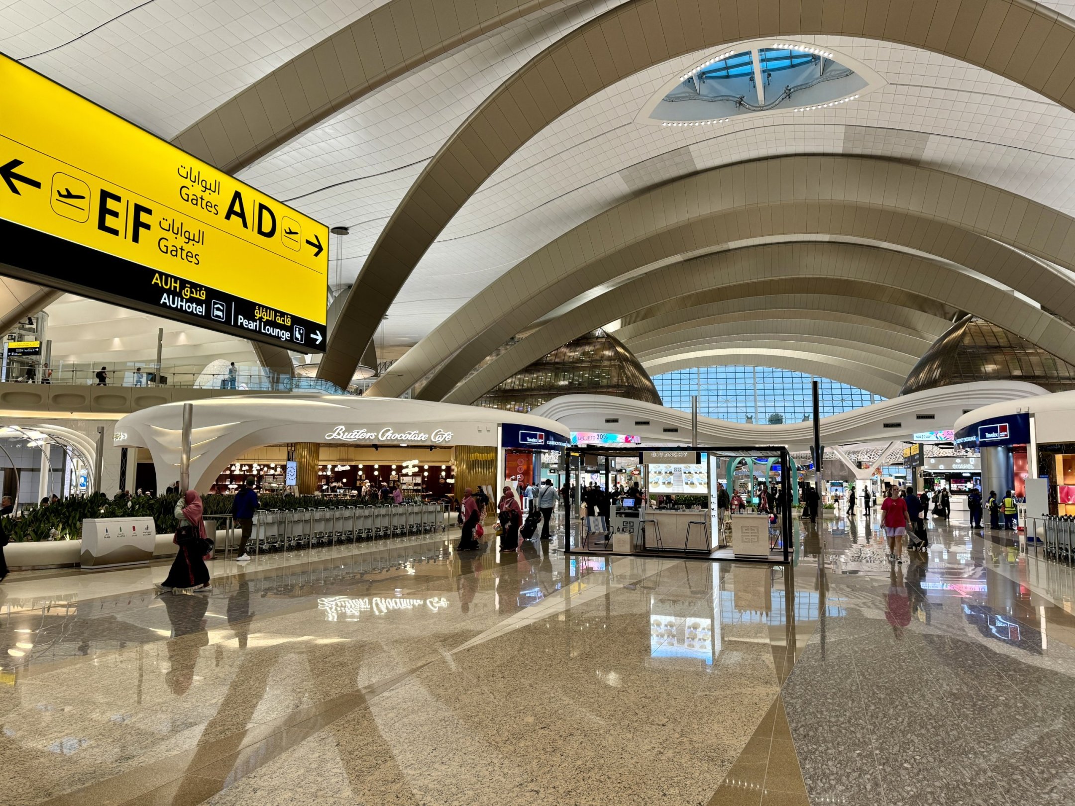 Connections and terminals at Abu Dhabi Airport (AUH)