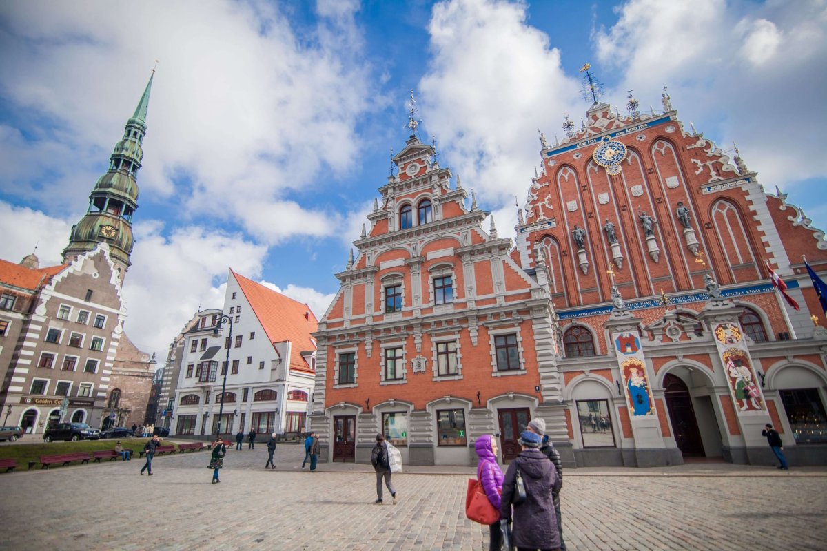 Connections and terminals at Riga Airport (RIX)