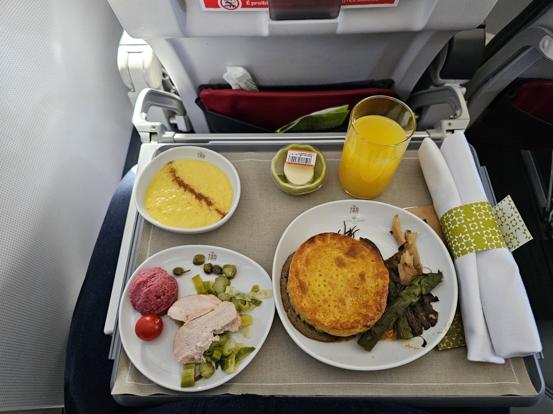 TAP Air Portugal on board services: food, wifi, IFE