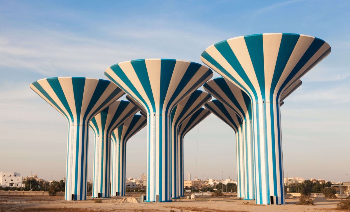 Connections and terminals at Kuwait Airport (KWI)