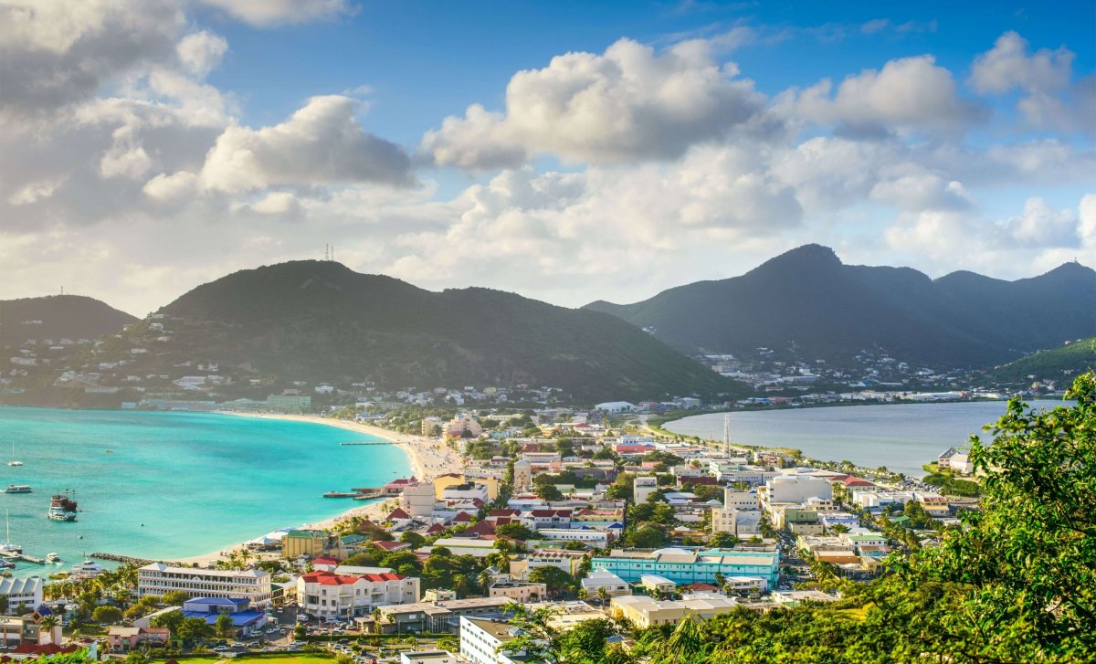Mullet Bay Beach, Sint Maarten - all you need to know