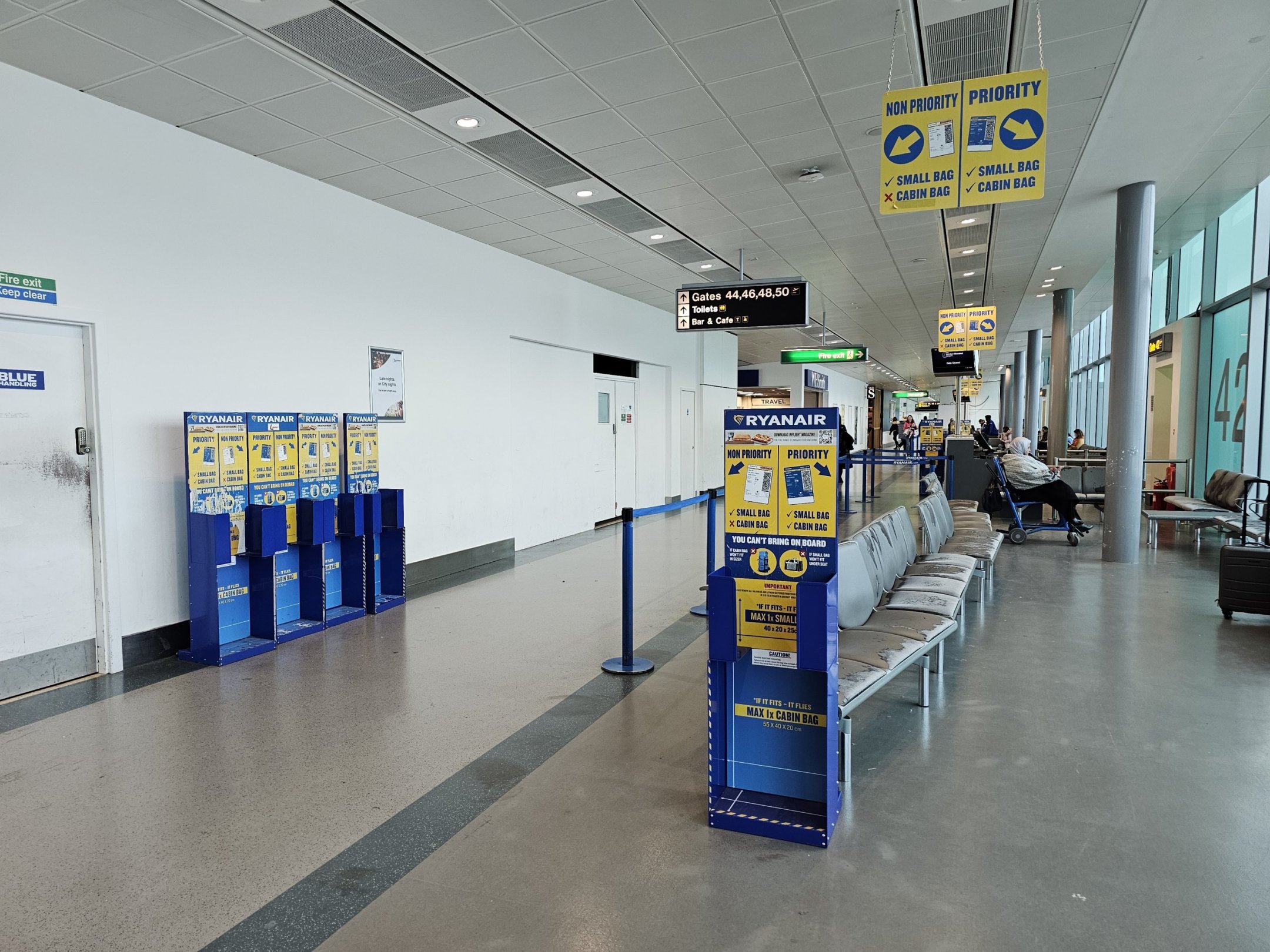 Ryanair baggage allowance (hand and checked)