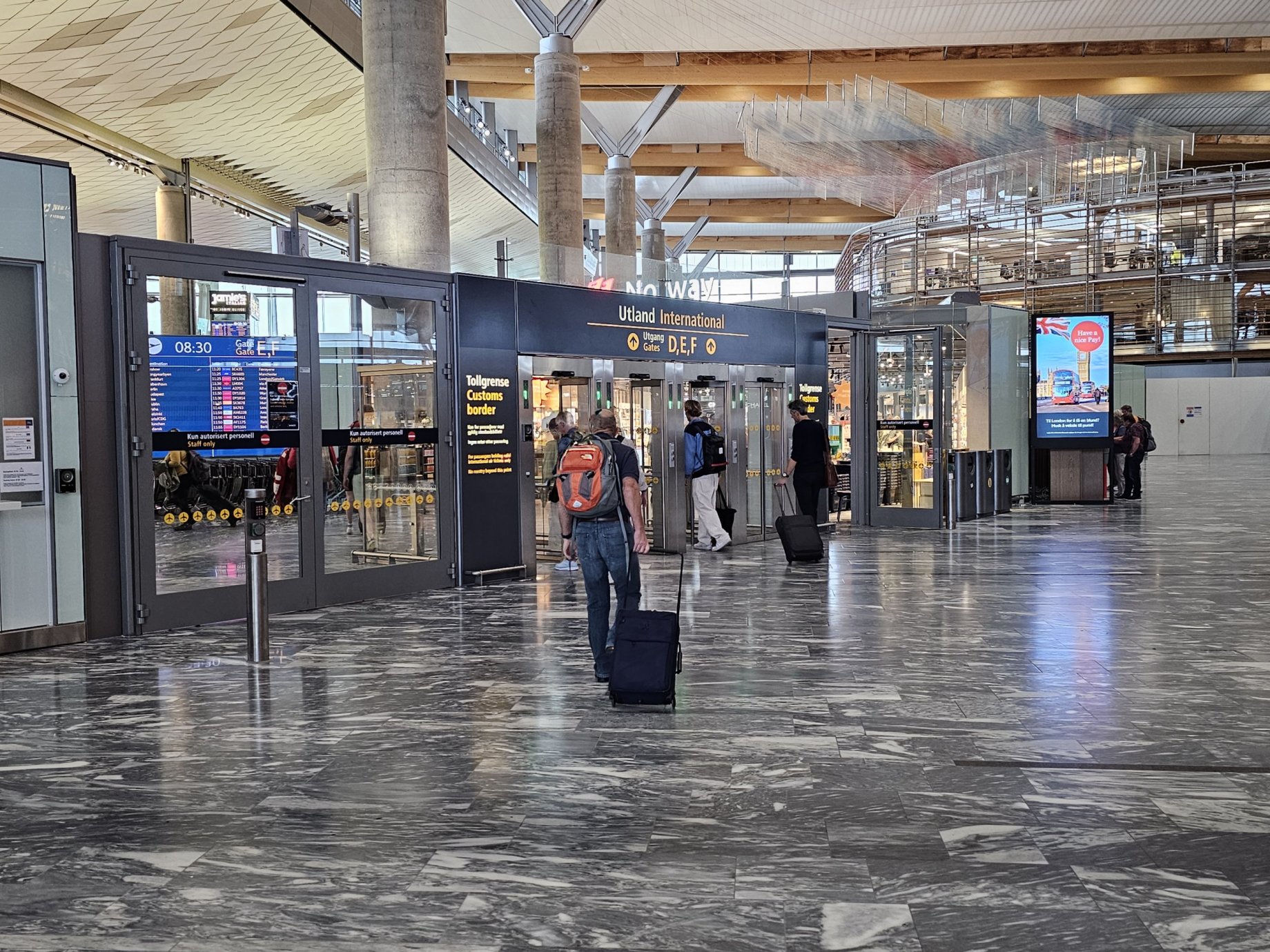 Connections and terminals at Oslo Airport (OSL)