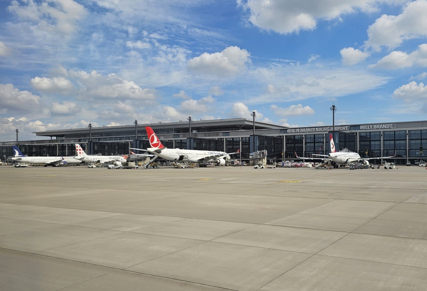 Connections and terminals at Berlin Brandenburg Airport (BER)