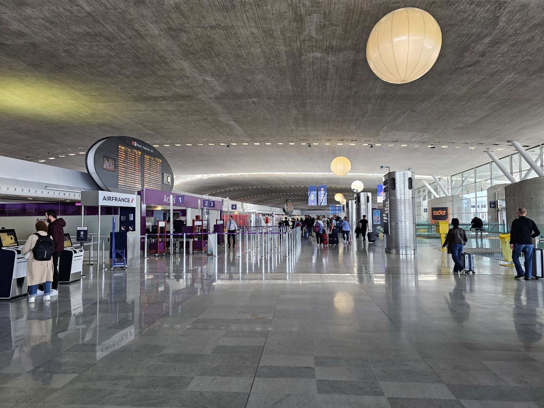 Connections and terminals at Paris Charles de Gaulle Airport (CDG)