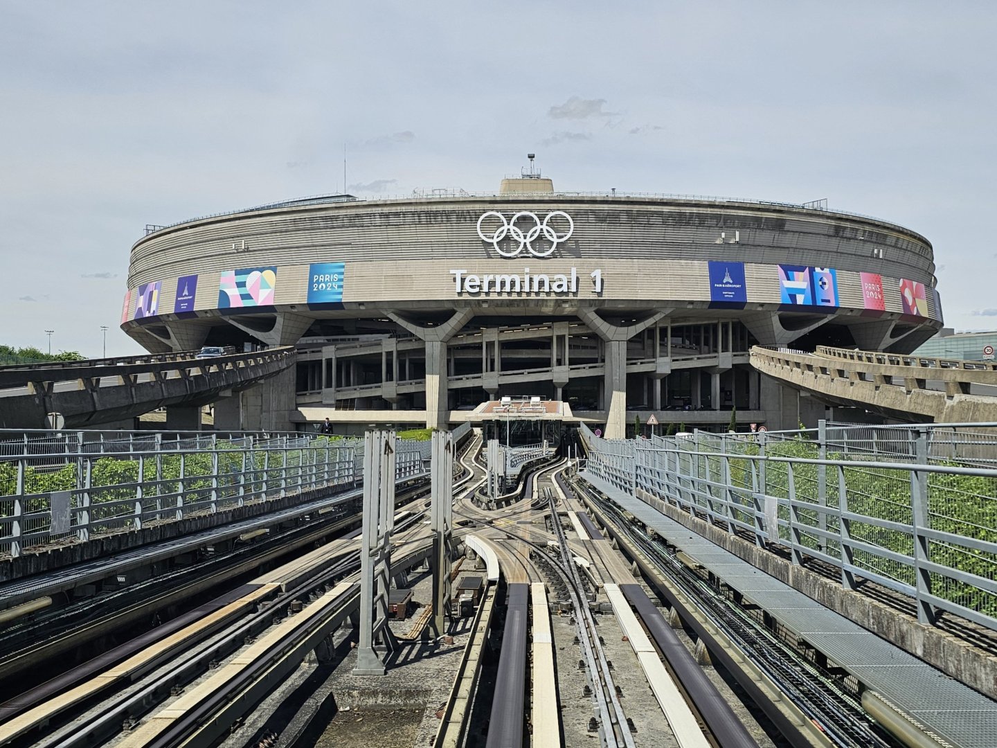 Connections and terminals at Paris Charles de Gaulle Airport (CDG)