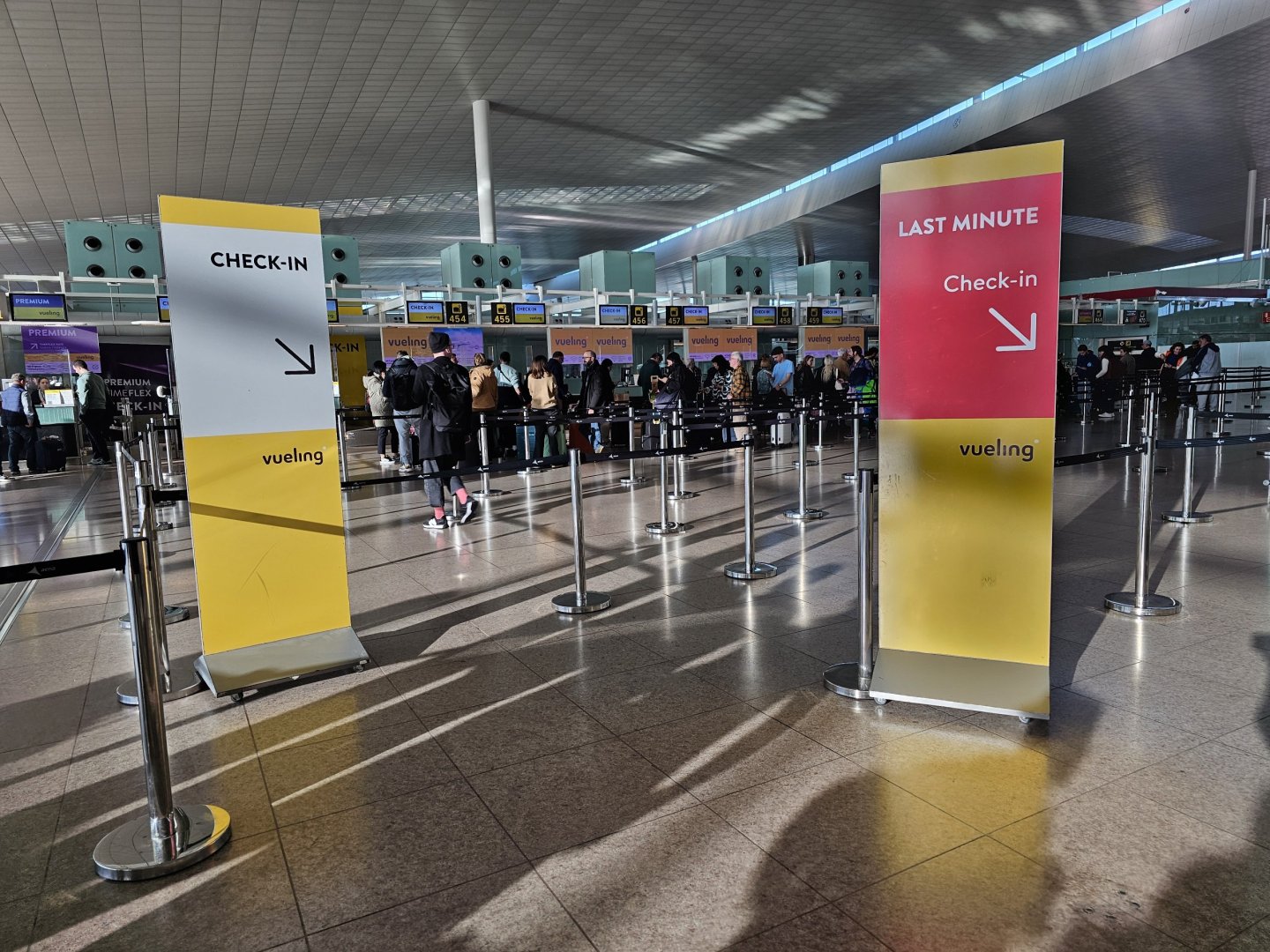 Vueling check-in for free - when and how to