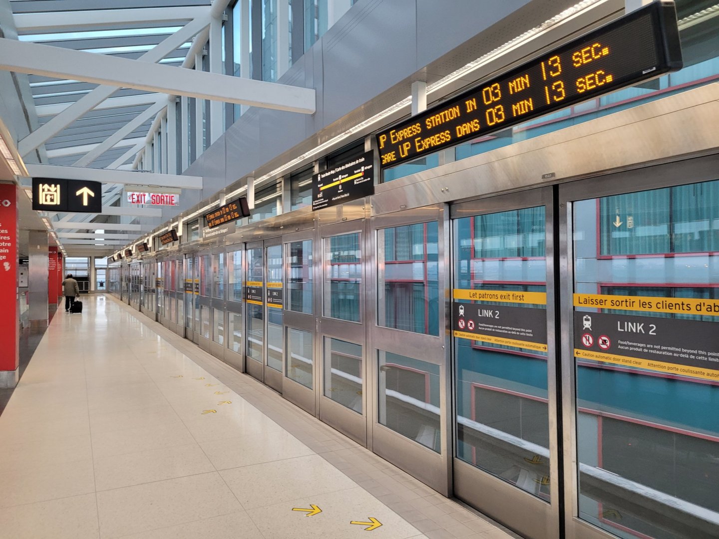 Connections and terminals at Toronto Pearson Airport (YYZ)