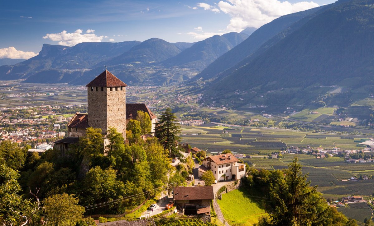 Bolzano BZO Airport Hotels & Terminal Sleeping