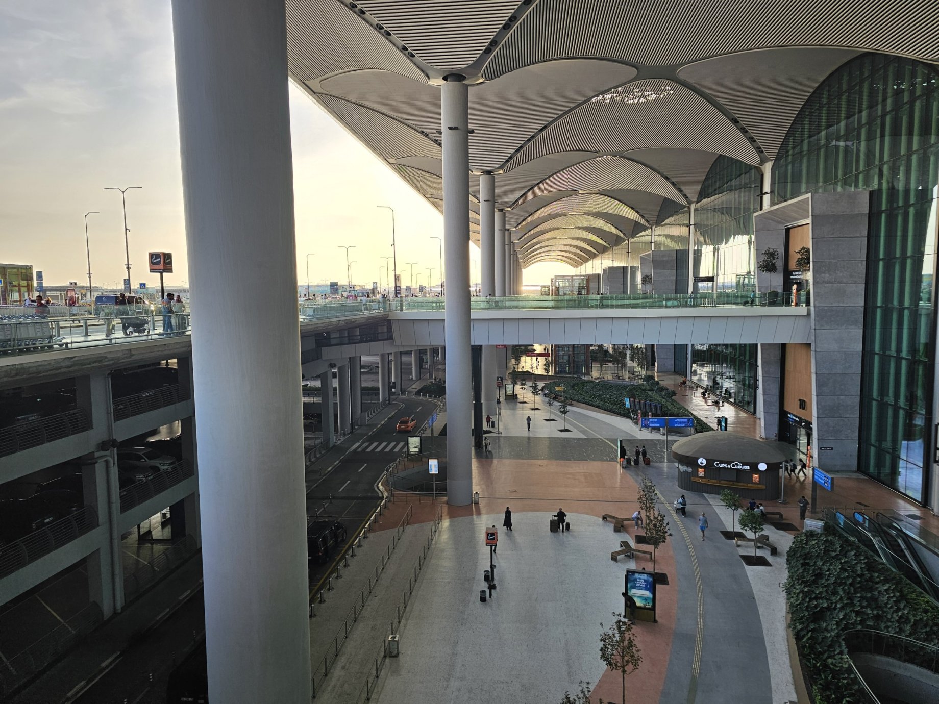 Connections and terminals at Istanbul Airport (IST)