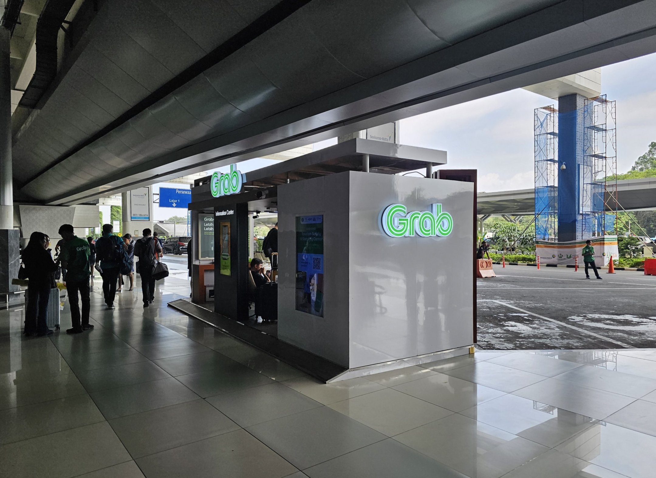 Getting from Jakarta Soekarno Hatta Airport (CGK) to city centre