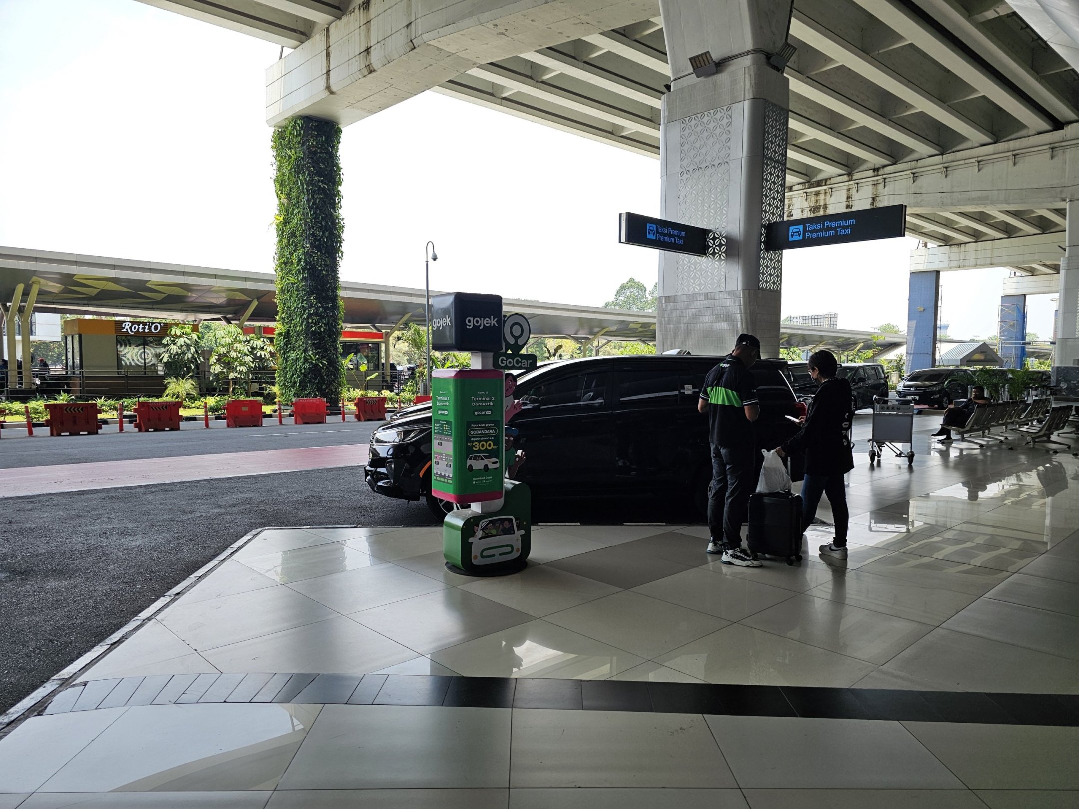 Getting from Jakarta Soekarno Hatta Airport (CGK) to city centre