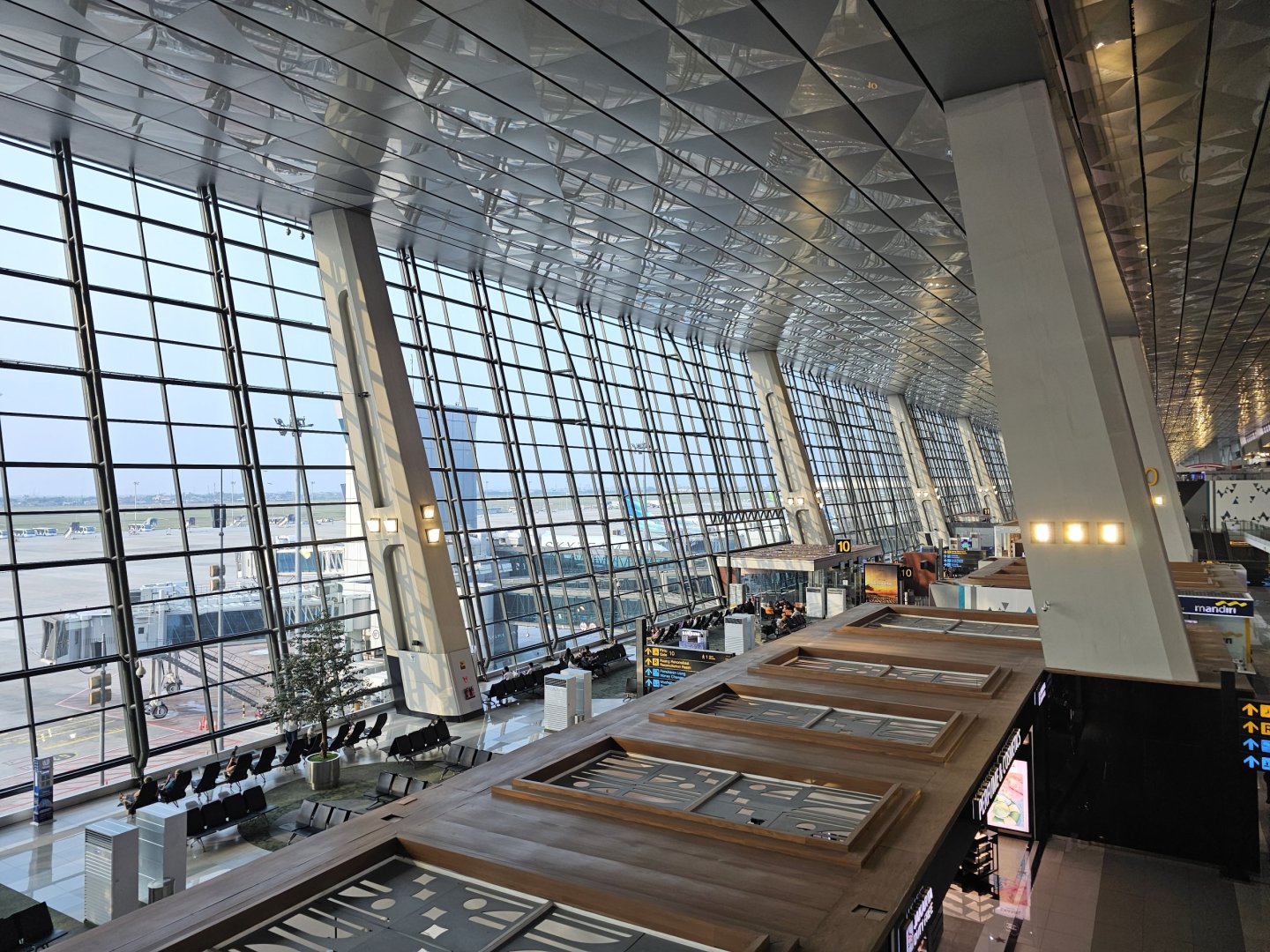 Connections and terminals at Jakarta Soekarno Hatta Airport (CGK)