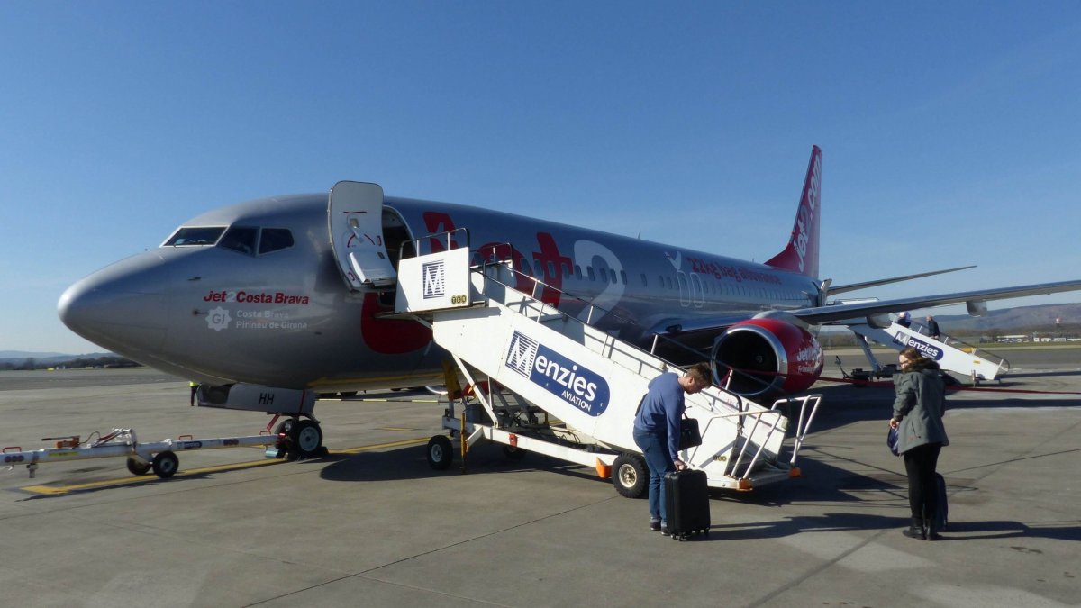 Jet2 check-in for free - when and how to