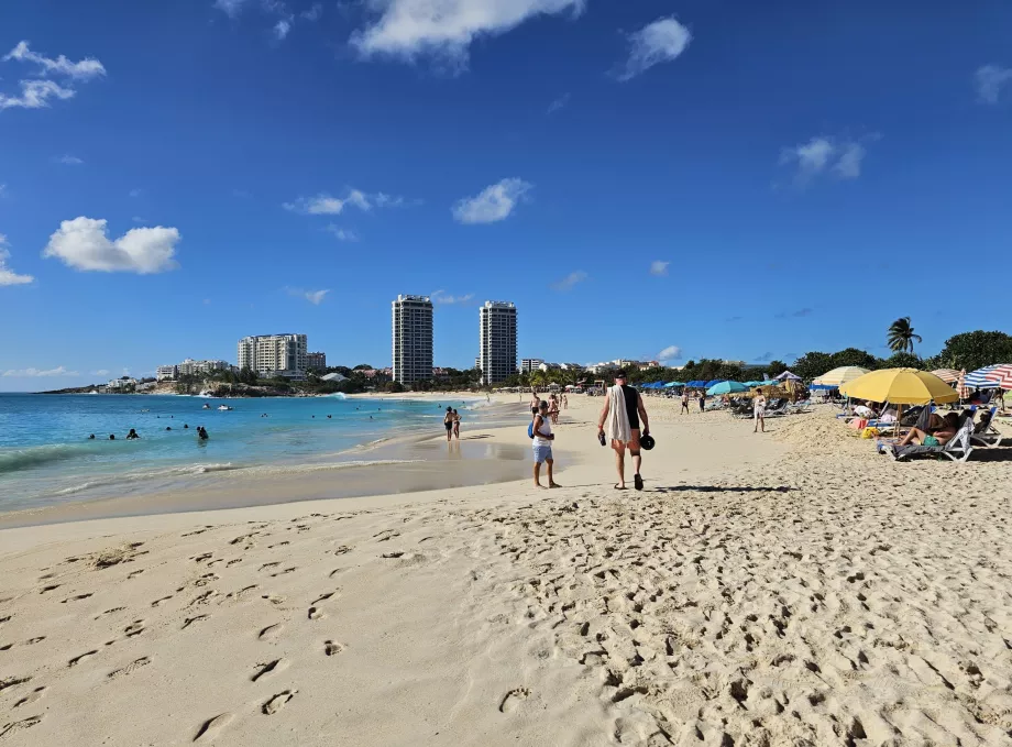 Mullet Bay Beach, Sint Maarten - all you need to know