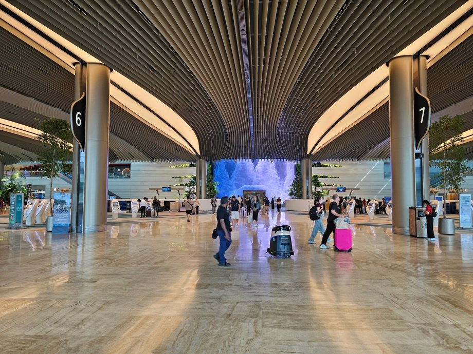 Connections at Singapore SIN – My Experience