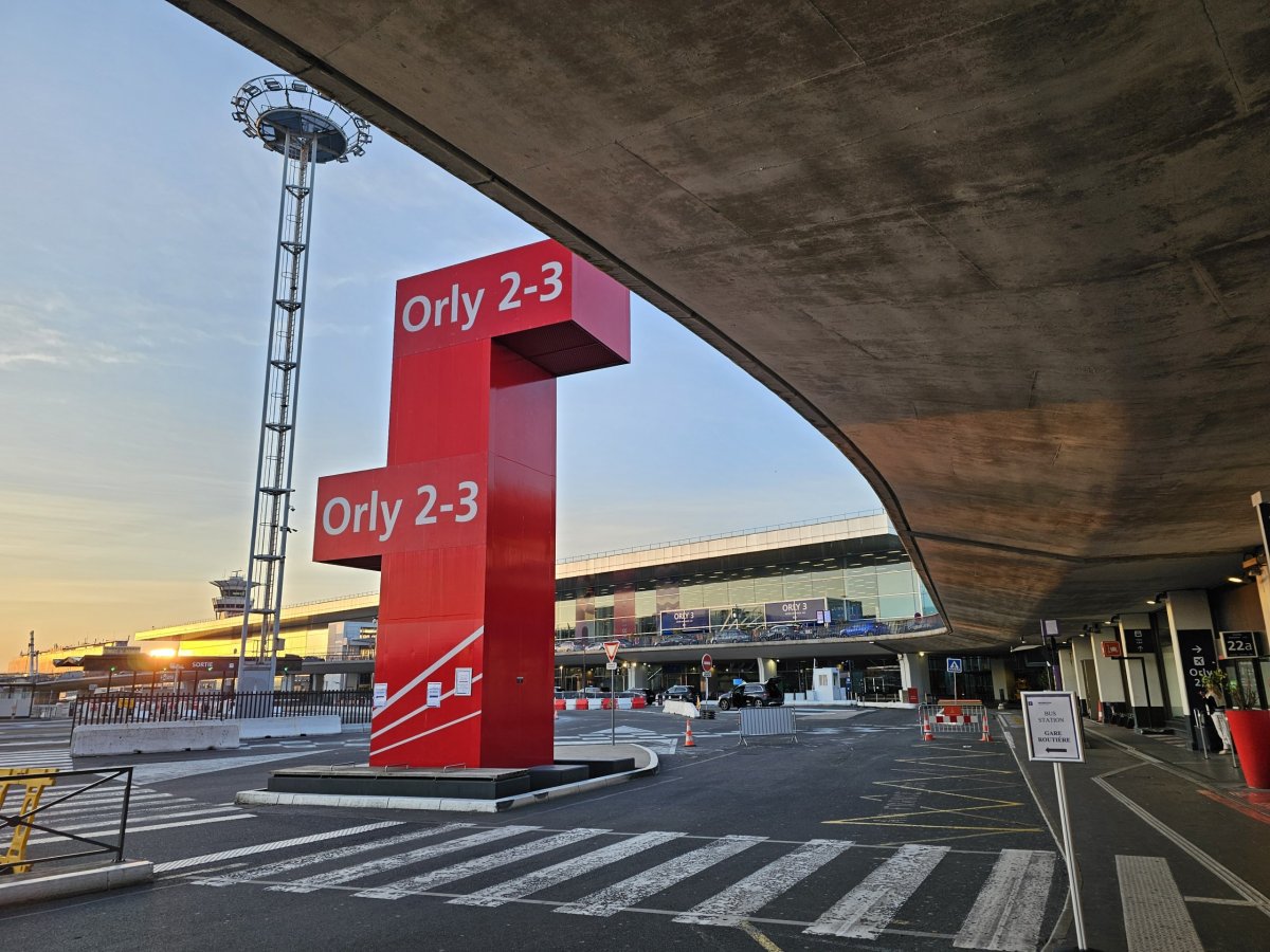 Connections and terminals at Paris Orly Airport (ORY)