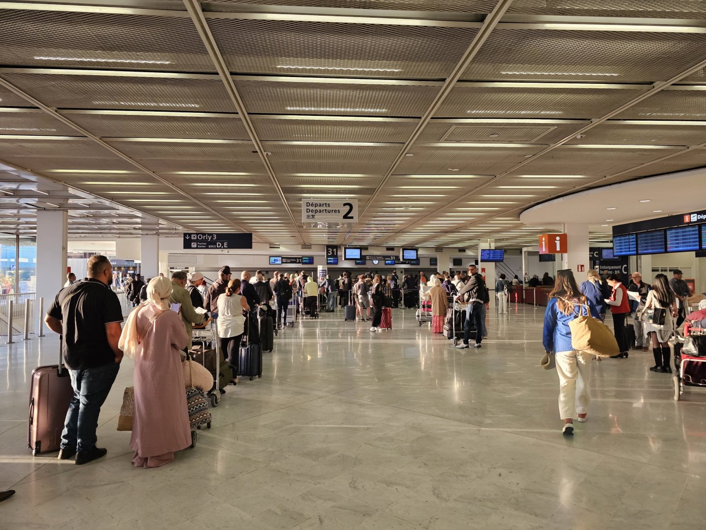 Connections and terminals at Paris Orly Airport (ORY)