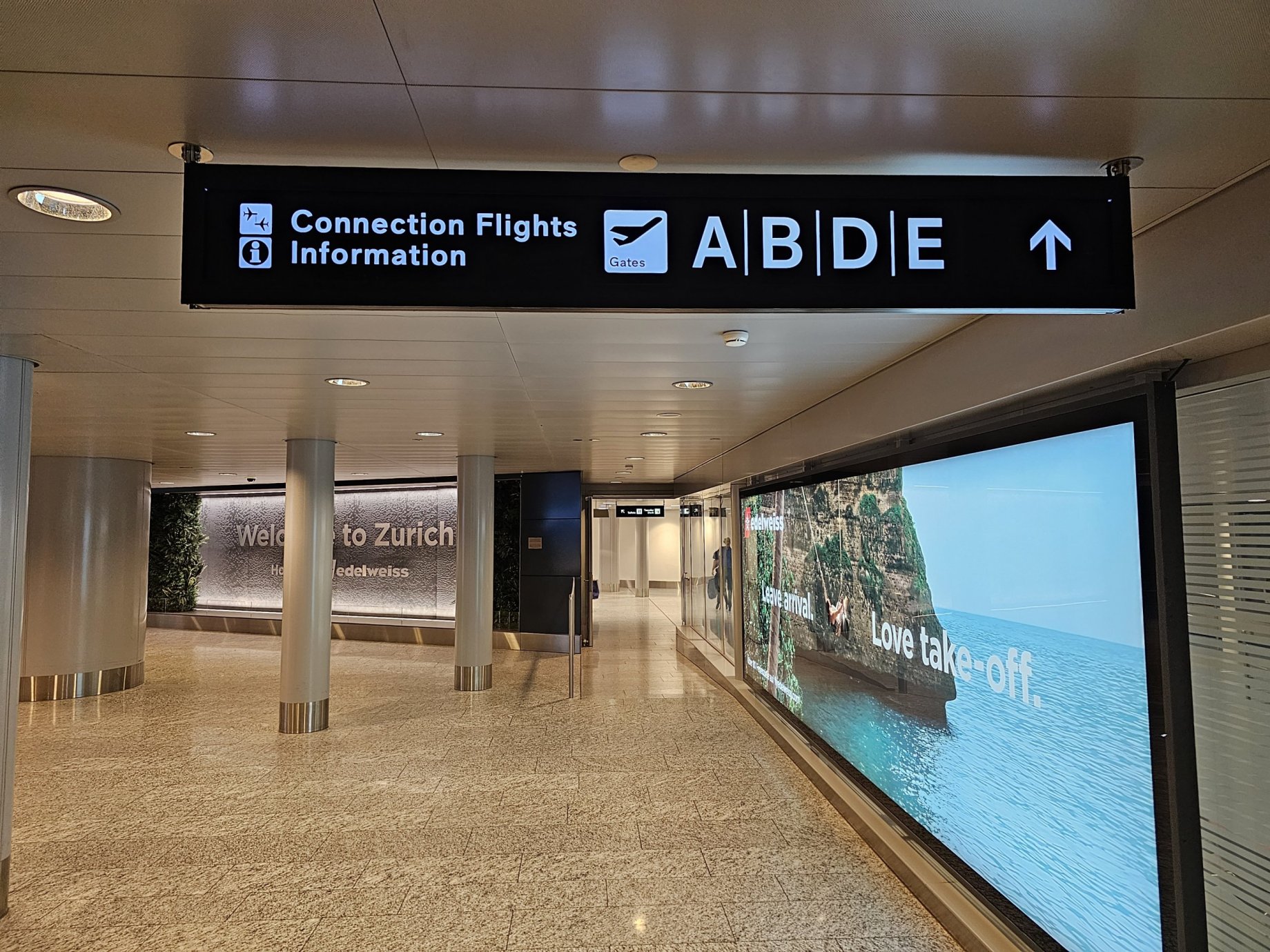 Connections and terminals at Zurich Airport (ZRH)