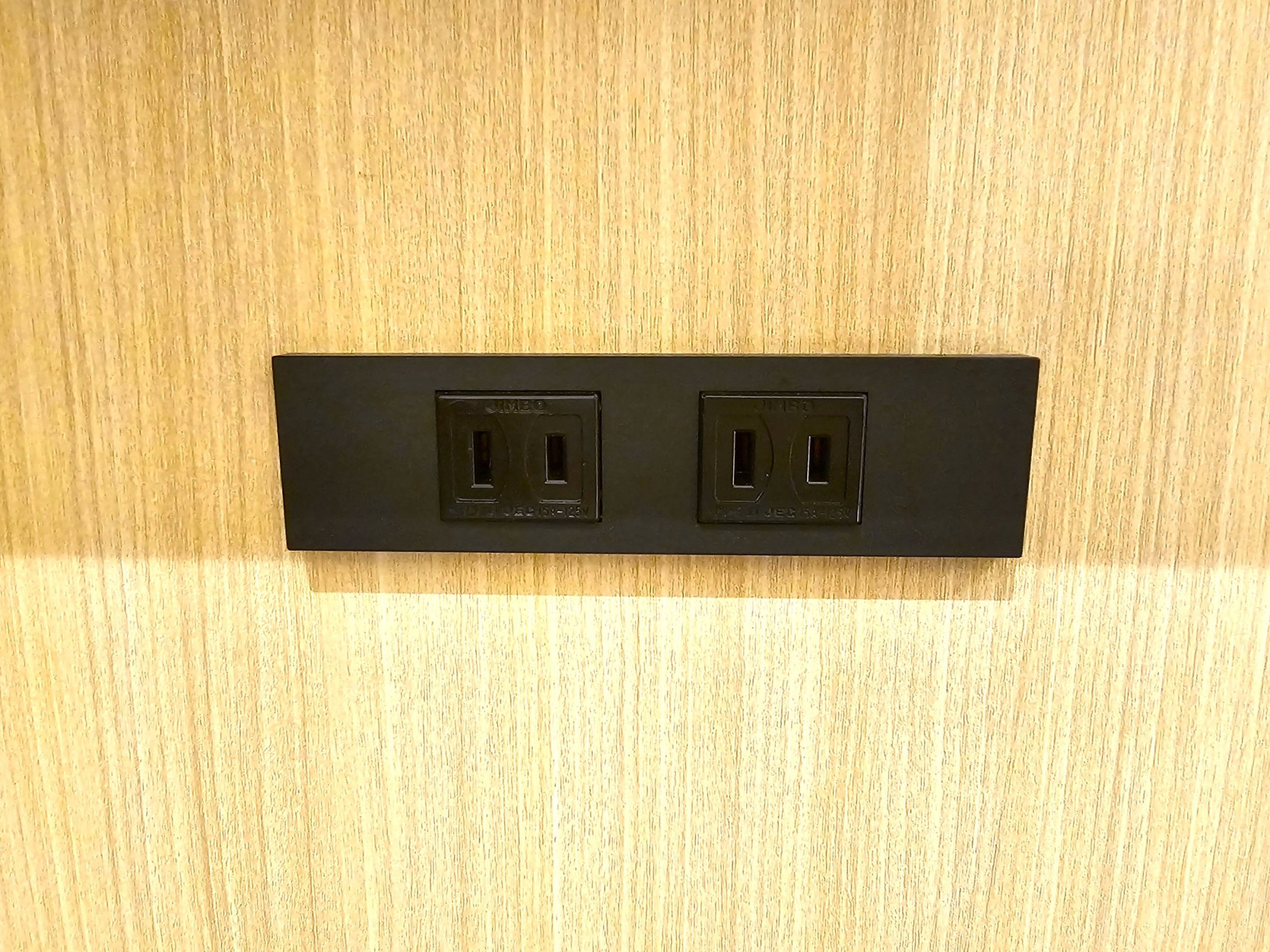 Internet and wifi in Japan + power plugs/sockets