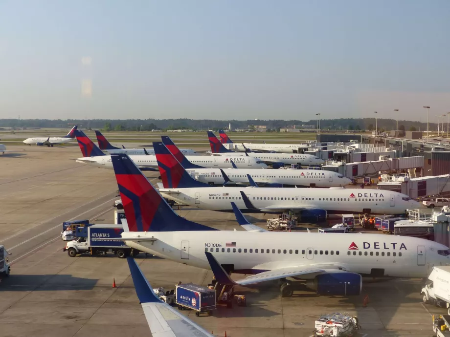 Delta Air Lines flights - book online for the best deals