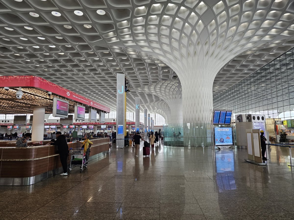 Connections and terminals at Mumbai Airport (BOM)