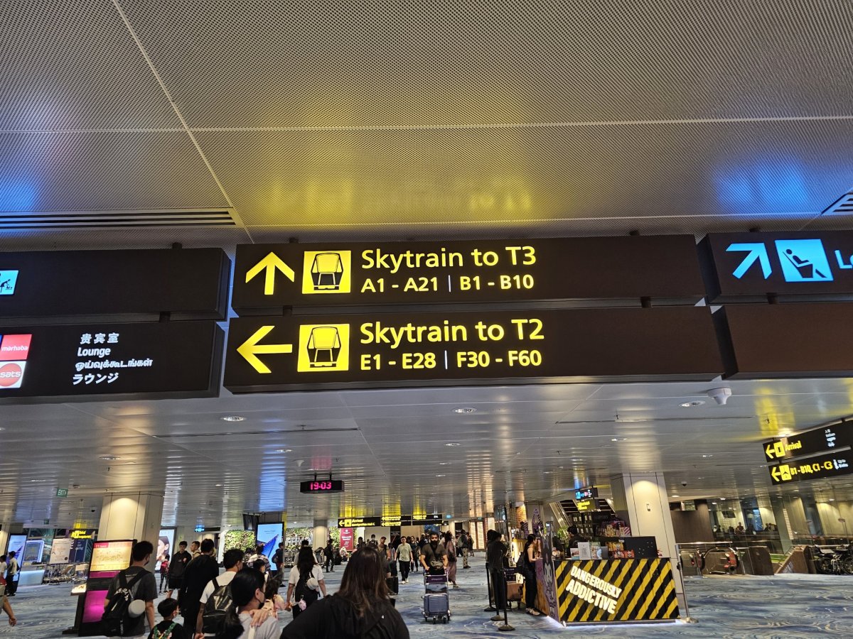 Connections at Singapore SIN – My Experience