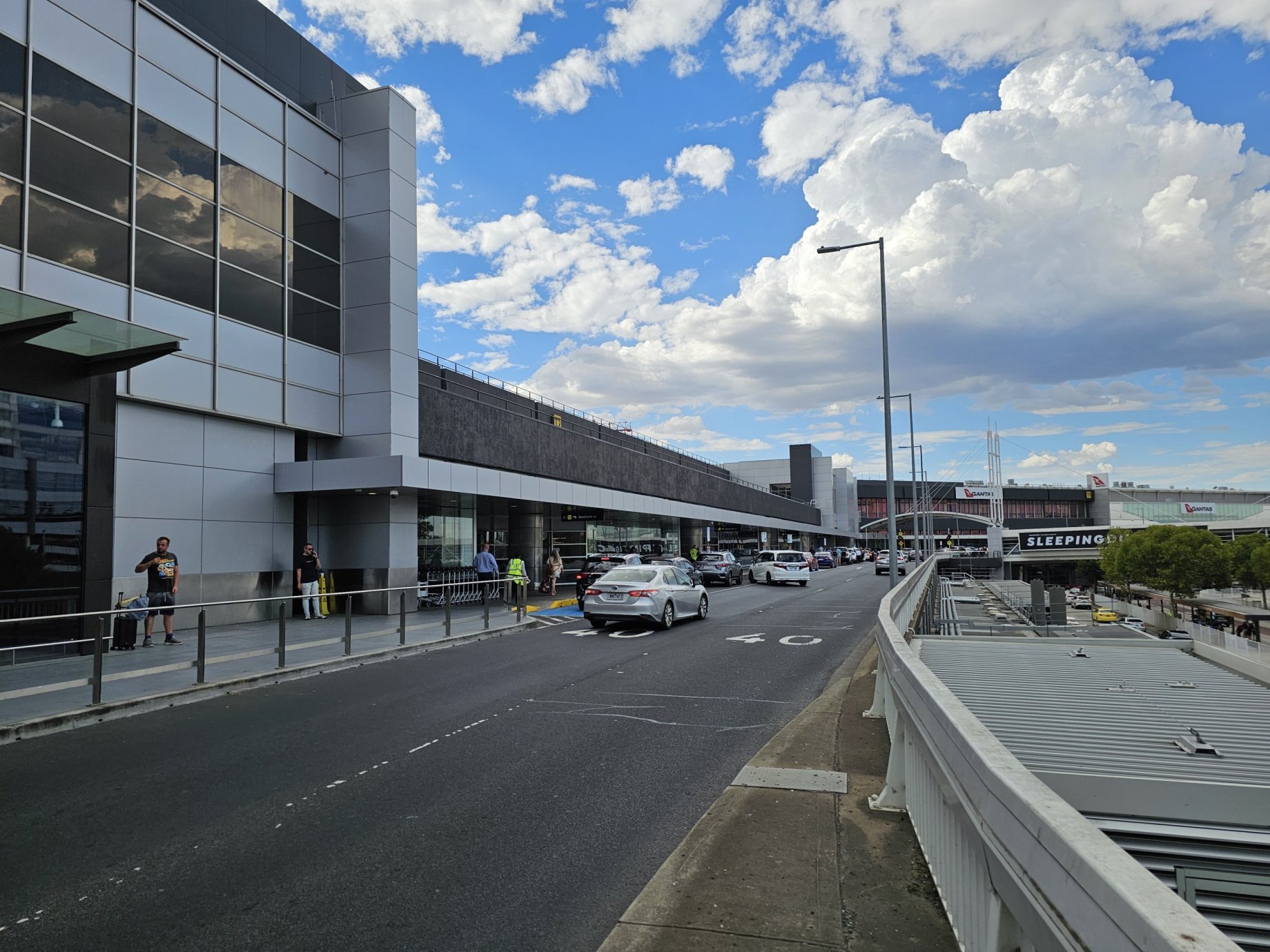 Connections and terminals at Melbourne Airport (MEL)